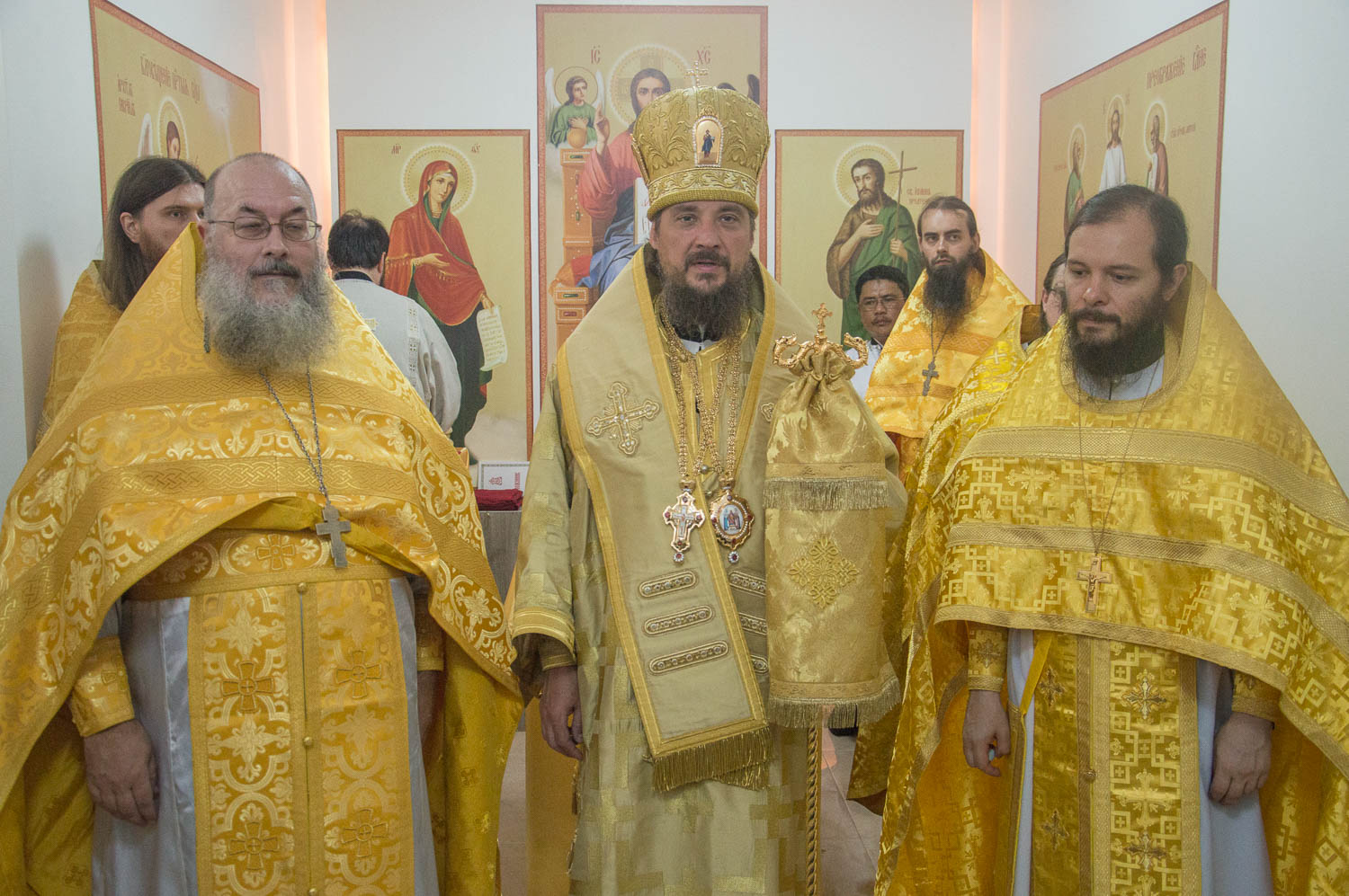 A hierarch of the Russian Orthodox Church celebrates the first ever ...